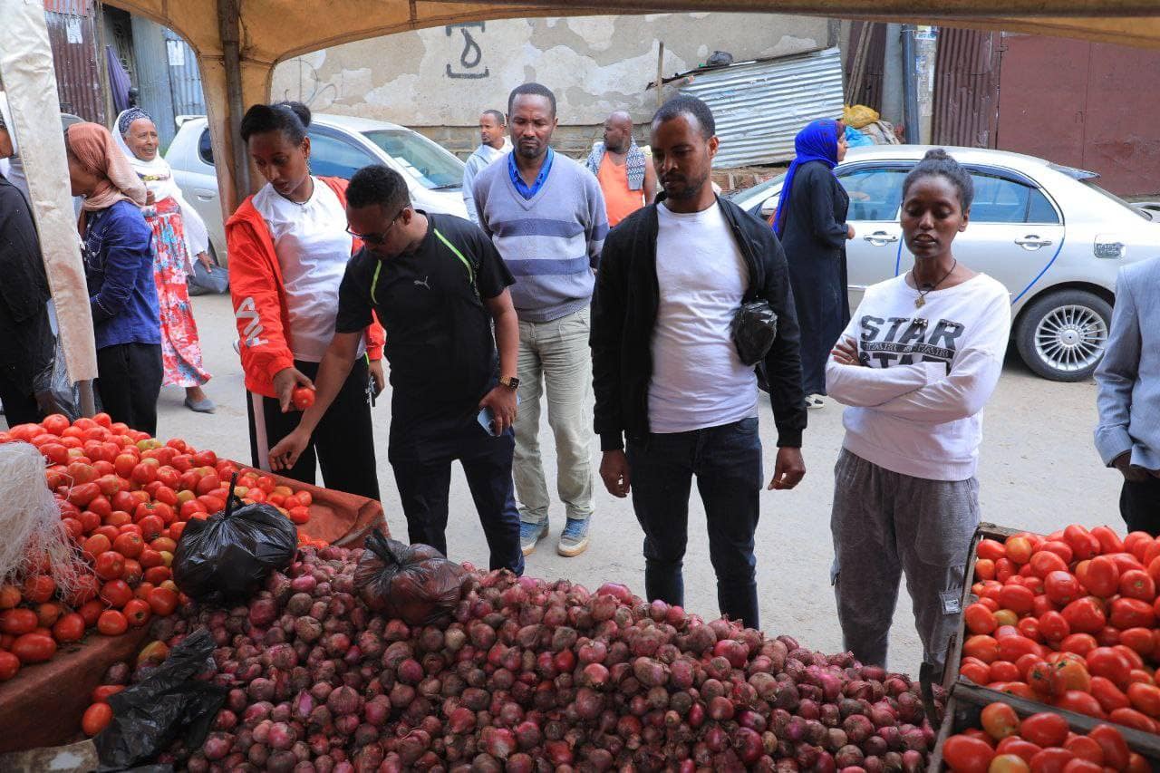 THE WEEKEND MARKETS IN ABINET SQUARE, LIDETA SUB-CITY, ETHIOPIA - Joram ...